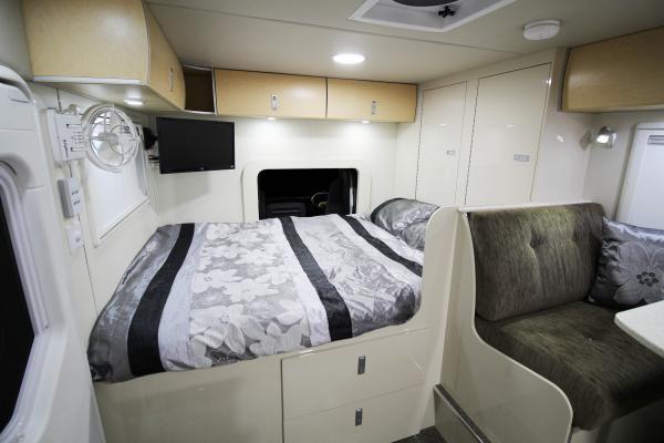 Adventurer 4x4 | Luxury 4x4 Motorhome | SLRV Expedition Vehicles