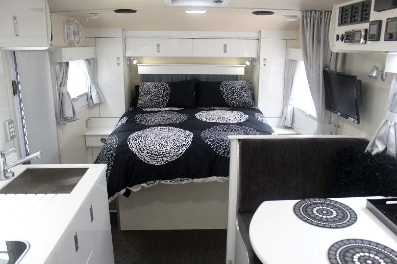 Eurocargo 4x4 | Luxury 4x4 Motorhome | SLRV Expedition Vehicles