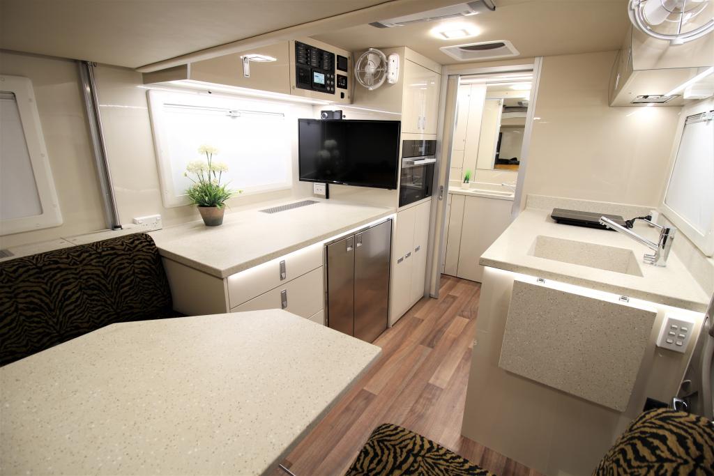 Can it get any better? The new SLRV Adventurer 4x4 | SLRV Expedition ...