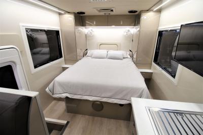SLRV Commander 8x8 Expedition Vehicle