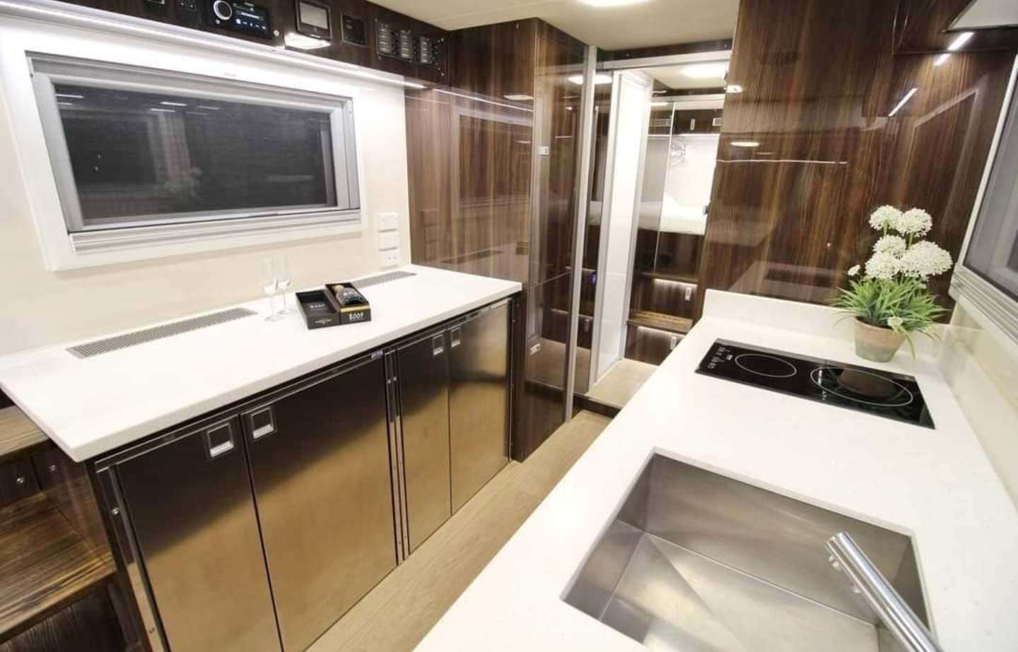 The iconic Double-Decker SLRV ComMANder 8x8 is FOR SALE (SOLD) | SLRV ...